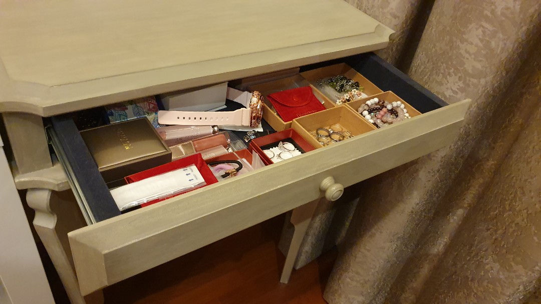 Dressing table from Francfranc comes with stool, Furniture & Home ...