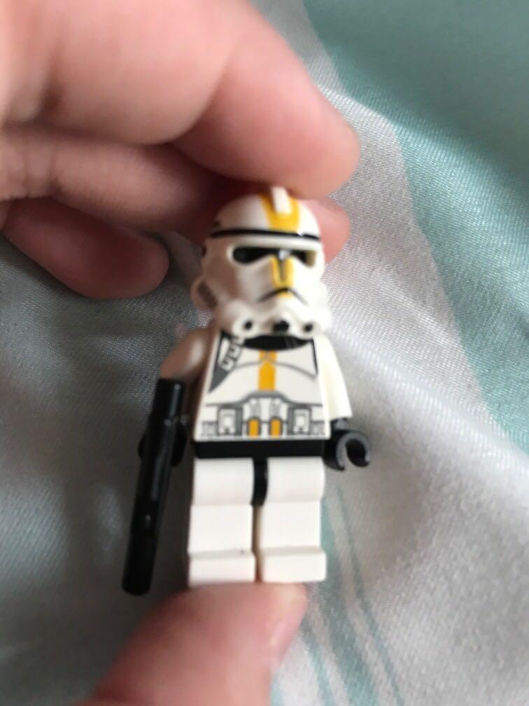 Lego Star Wars Phase 2 clone trooper yellow armor, Hobbies & Toys, Toys ...