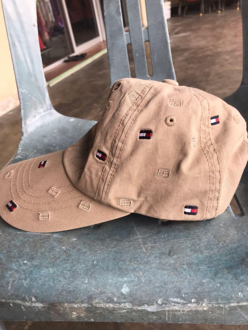 Original Caps Tommy Hilfiger Full Print, Men's Fashion, Watches ...