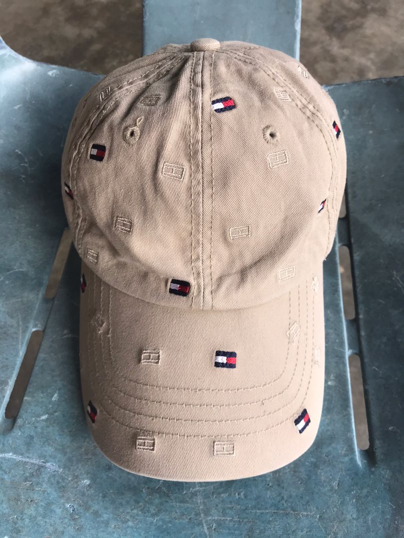 Original Caps Tommy Hilfiger Full Print, Men's Fashion, Watches ...