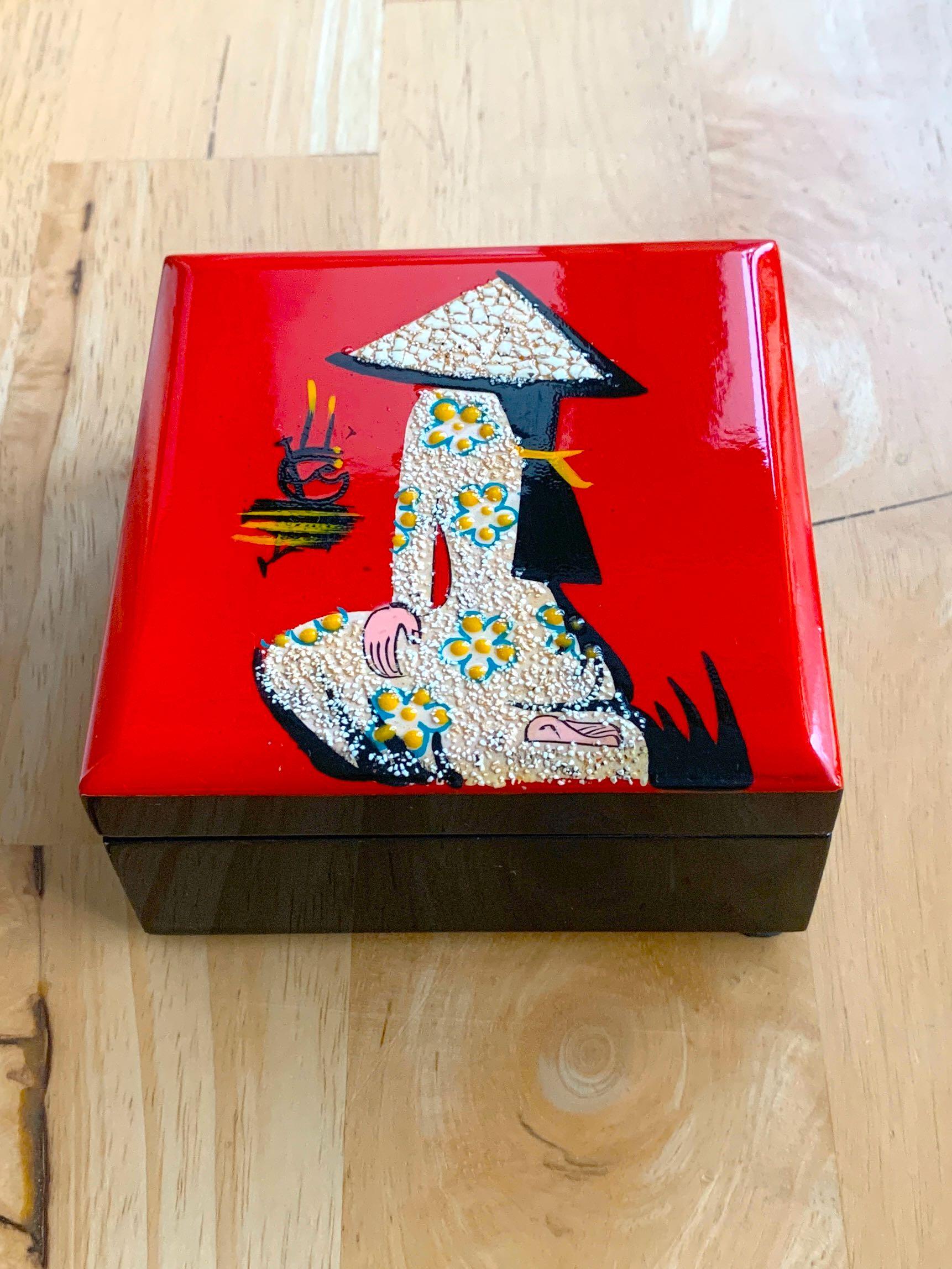 Vietnamese Lacquer Jewellery Box, Women's Fashion, Jewelry & Organisers ...