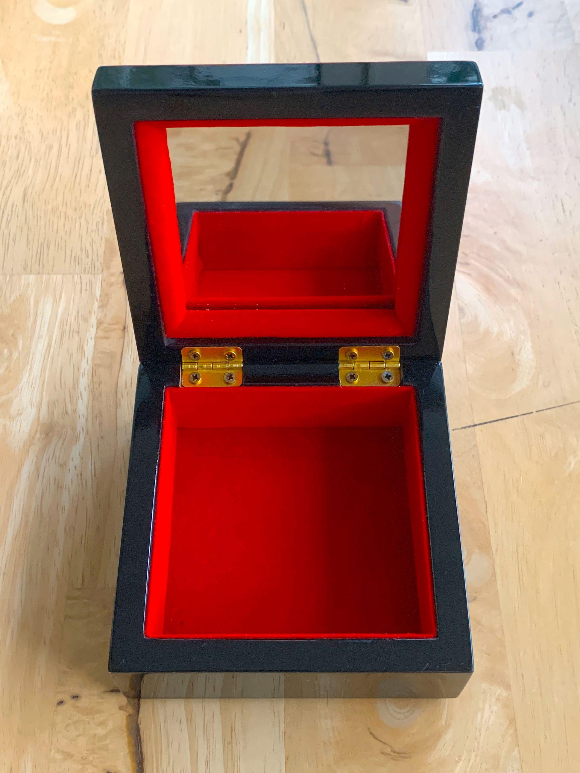 Vietnamese Lacquer Jewellery Box, Women's Fashion, Jewelry & Organisers ...