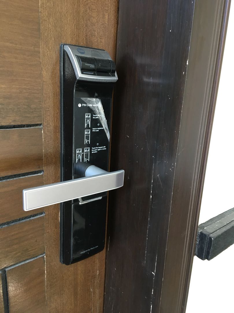 Digital Door Lock Installation, Furniture & Home Living, Security ...