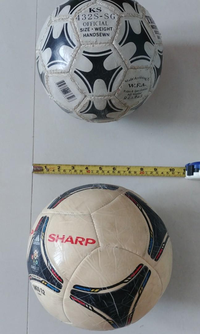 Football 足球2個, 運動產品, 運動與體育, 運動與體育 - 球拍和球類運動 - Carousell