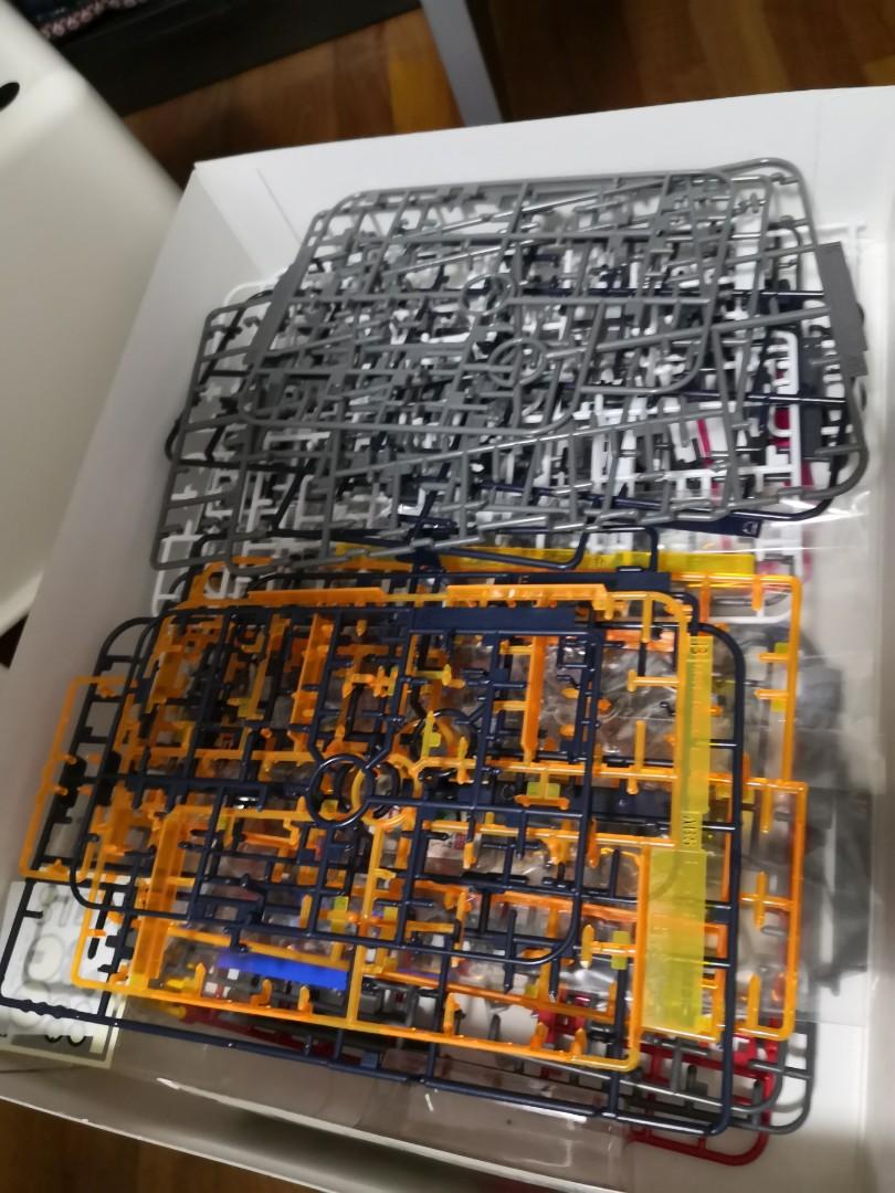Gunpla Runner and boxes, Free Items on Carousell