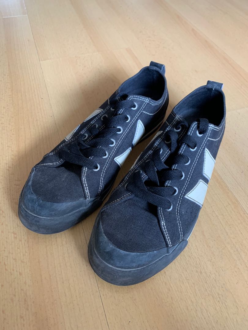 Macbeth Eliot, Men's Fashion, Footwear, Sneakers on Carousell