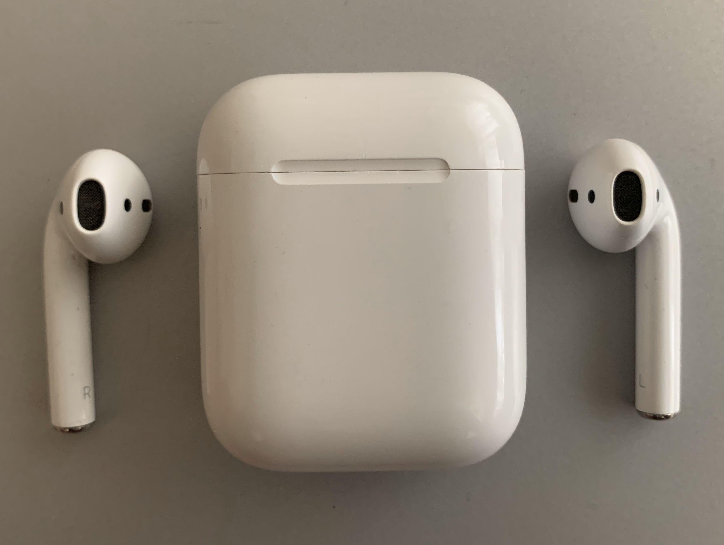 Original Apple Airpods - Gen 1, Audio, Earphones on Carousell