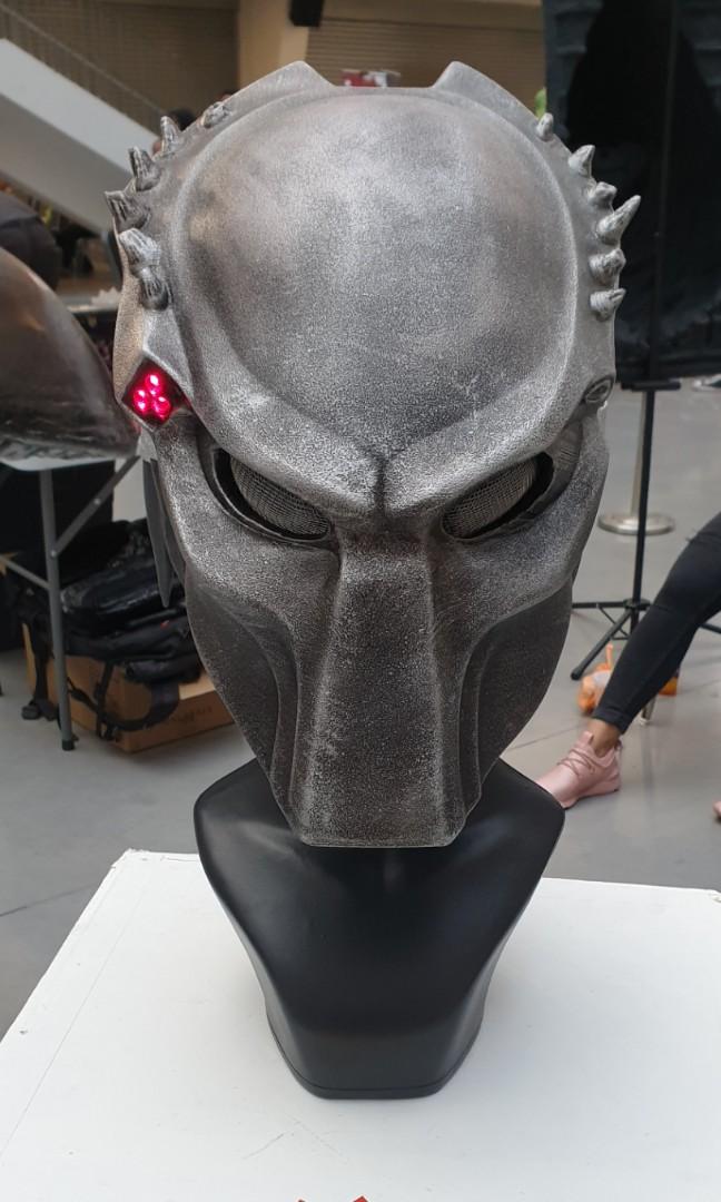 Predator Wolf mask with dreadlocks & Tri-laser, Hobbies & Toys ...
