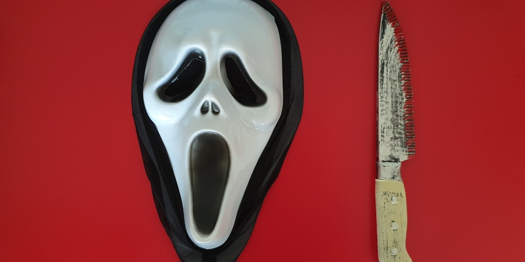 Scream!! mask and knife, Everything Else on Carousell
