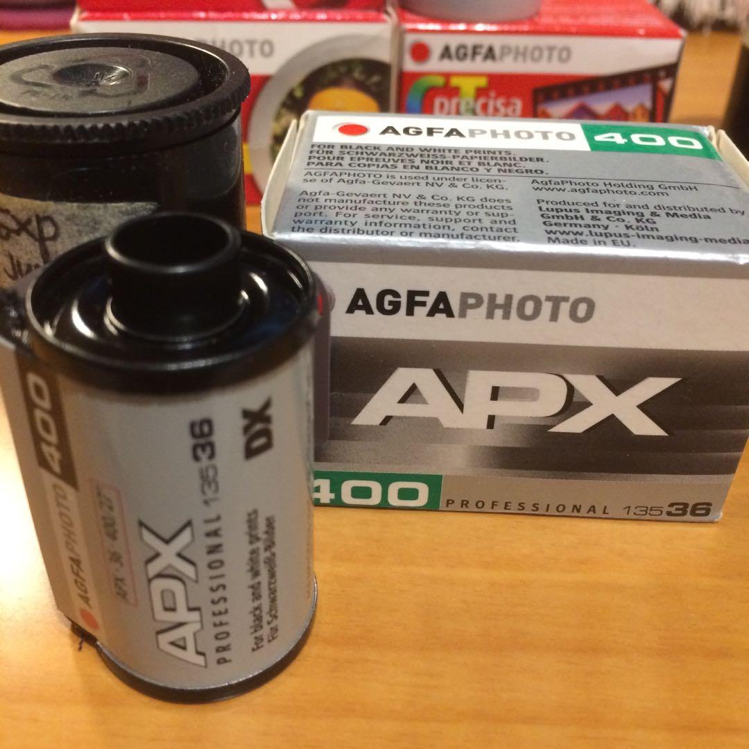 過期菲林 | AGFA APX Professional (b&w) 135 ISO400 36 exp. (2卷), 攝影器材, 鏡頭及裝備 - Carousell