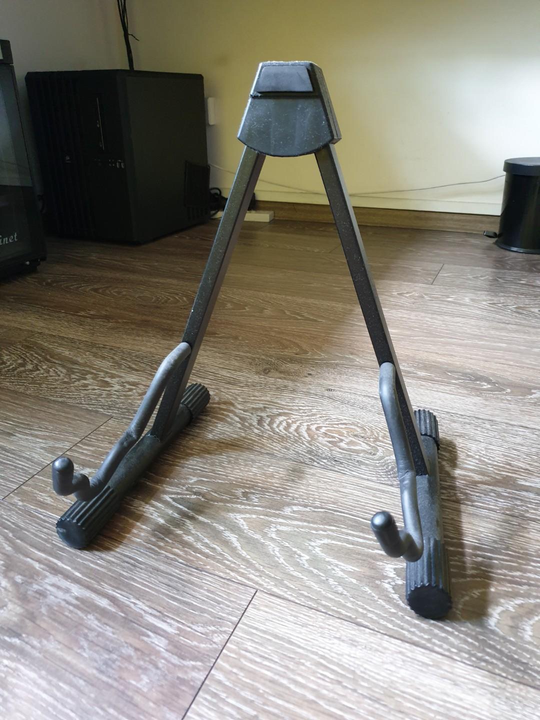 Acoustic Guitar with Guitar Stand and Capo, Hobbies & Toys, Music ...