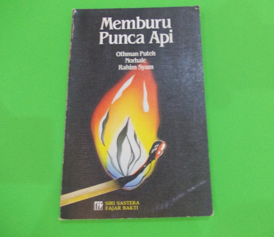BUKU SIRI SASTERA FAJAR BAKTI MEMBURU PUNCA API (1988) ANTOLOGI PUISI ...