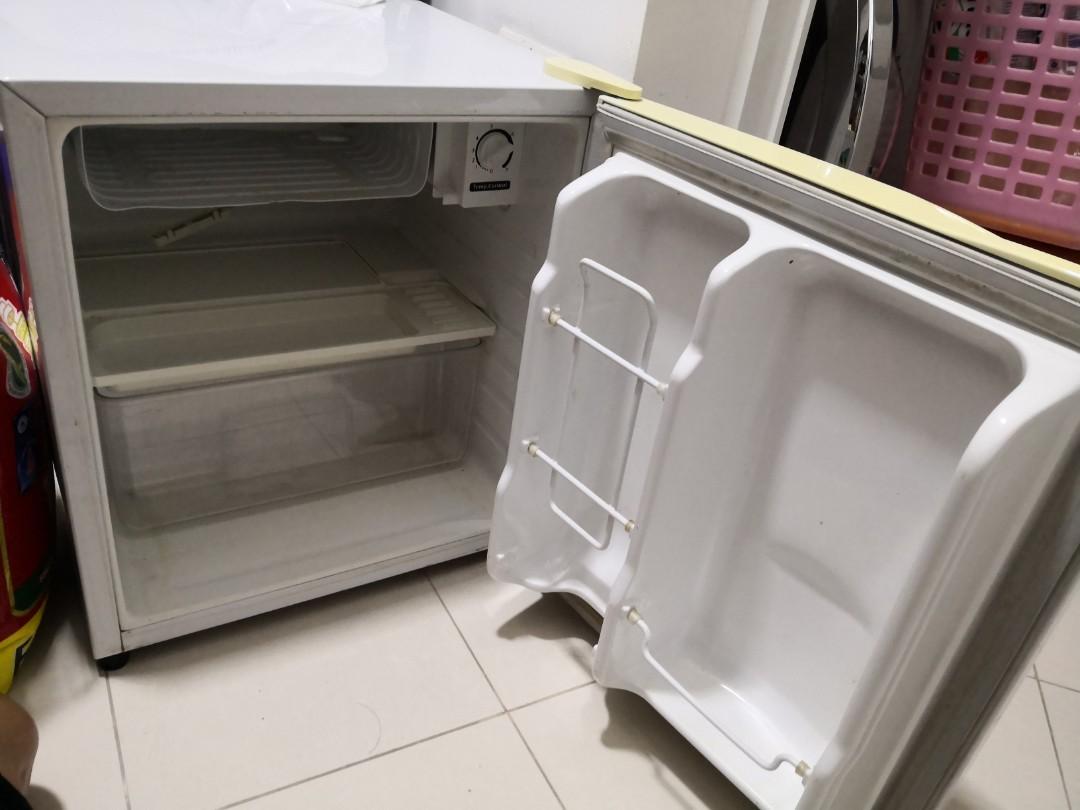Used mini fridge, TV & Home Appliances, Kitchen Appliances ...