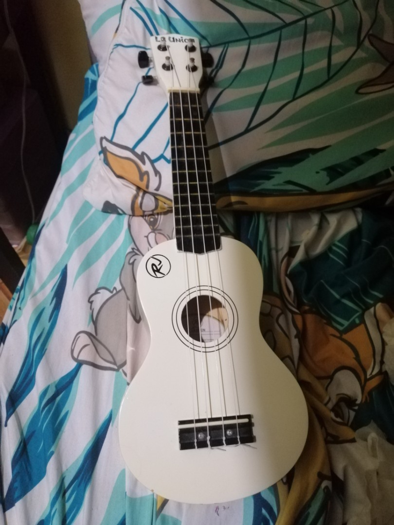 White Ukulele, Hobbies & Toys, Music & Media, Musical Instruments on ...