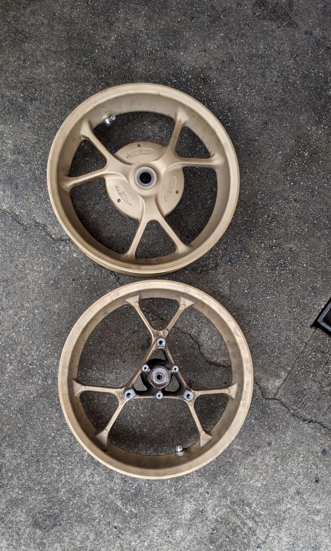 Aerox original gold rims and tube cap, Motorcycles, Motorcycle ...