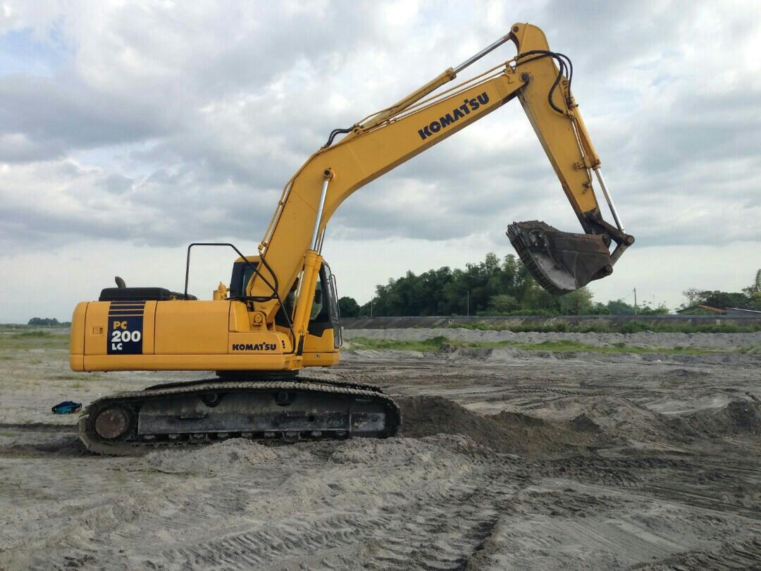 For Sale: Komatsu PC200LC-7, Special Vehicles, Heavy Vehicles on Carousell