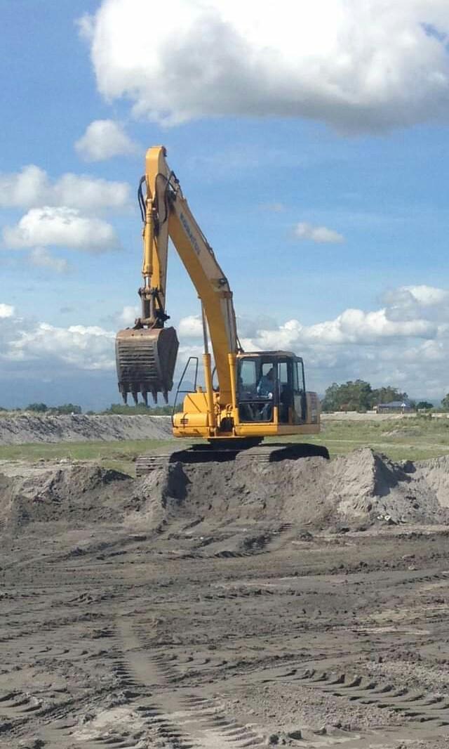 For Sale: Komatsu PC200LC-7, Special Vehicles, Heavy Vehicles on Carousell