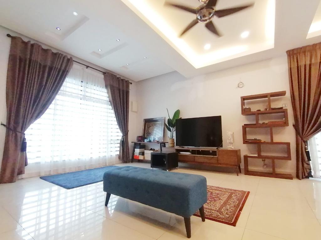 RUMAH SEWA CANTIK Semi D House Bandar Saujana Putra, Property, Rentals on Carousell