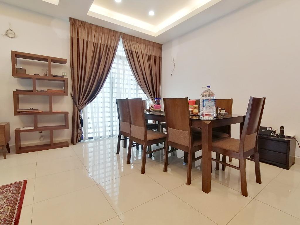 RUMAH SEWA CANTIK Semi D House Bandar Saujana Putra, Property, Rentals on Carousell