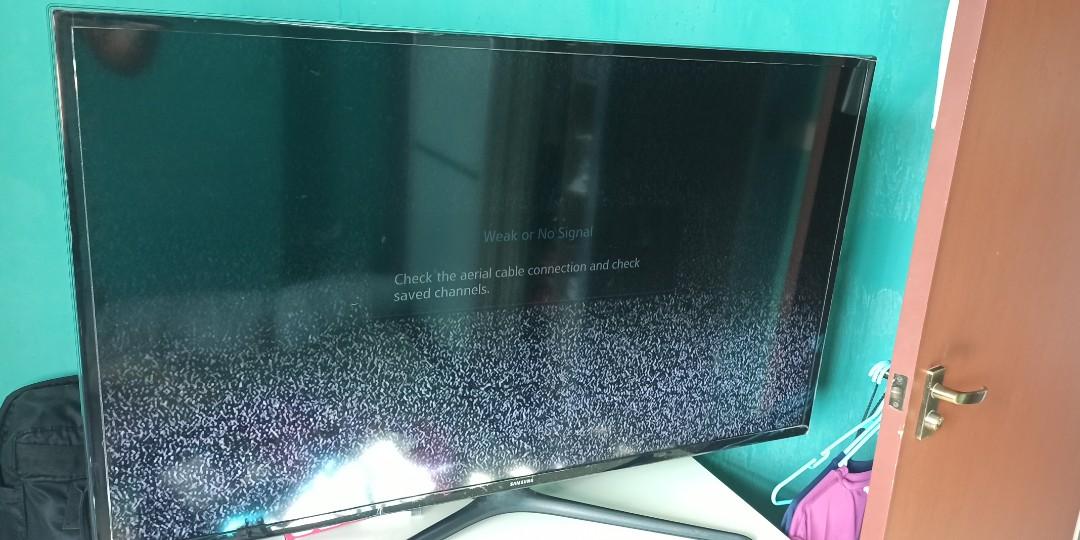 Samsung 46" SERIES 6 *TOP backlight faulty*, TV & Home Appliances, TV ...