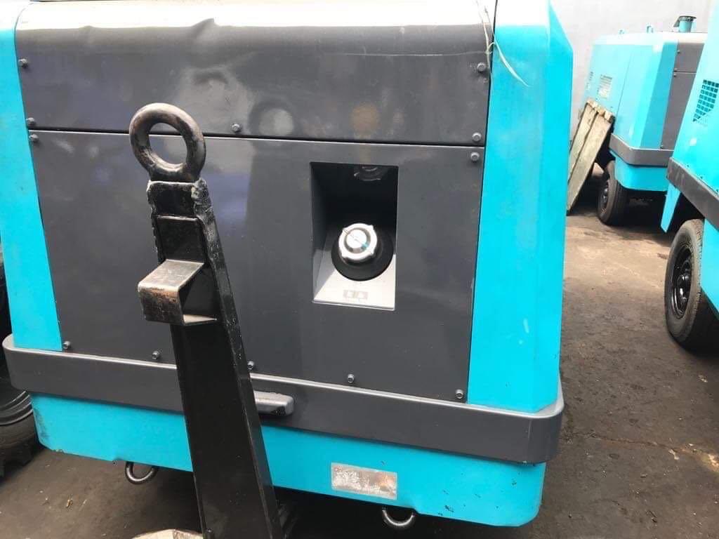 Airman 390 cfm air compressor, Commercial & Industrial, Construction ...