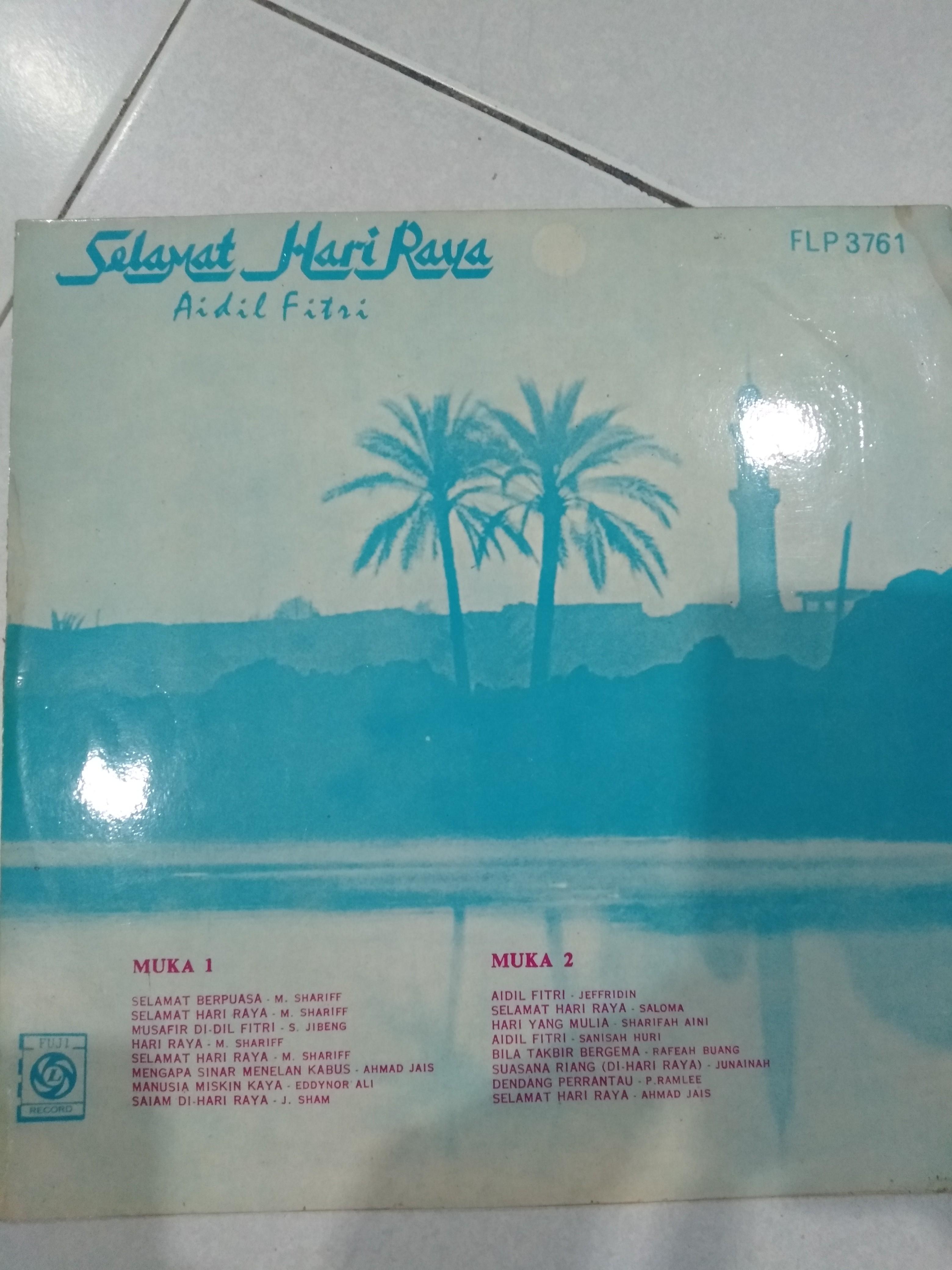 LP lagu-lagu Raya Hits, Hobbies & Toys, Music & Media, CDs & DVDs on Carousell