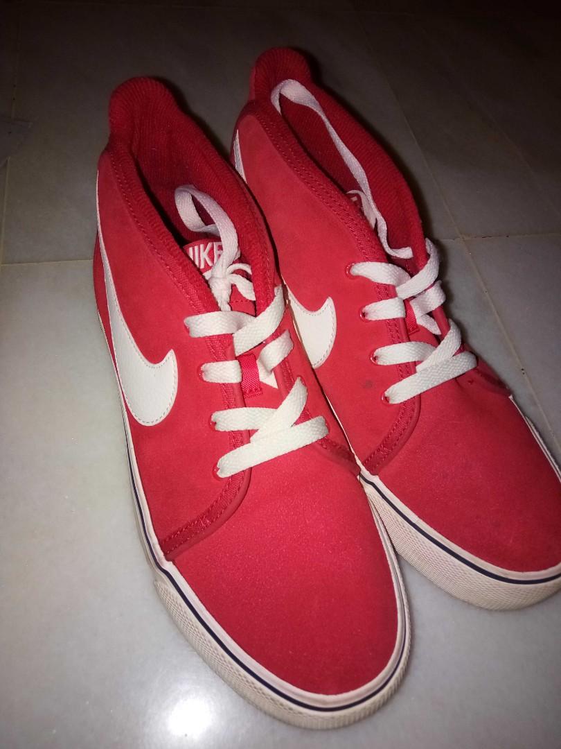 Red Nike sneakers, Men's Fashion, Footwear, Sneakers on Carousell