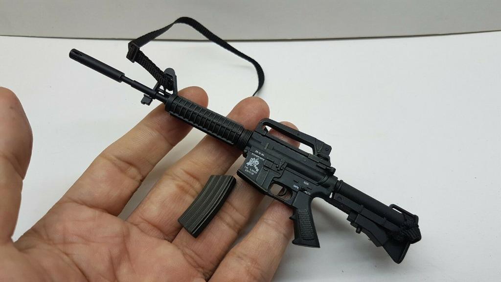 1/6 HOT TOYS Terminator 2 T2 Judgment Day T-800 Machine Gun, Hobbies ...