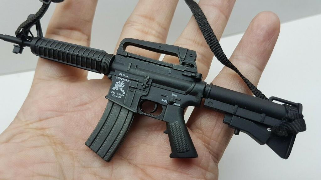 1/6 HOT TOYS Terminator 2 T2 Judgment Day T-800 Machine Gun, Hobbies ...