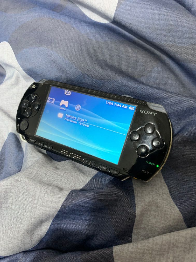 Sony PSP 1000 comes with one UMD game, Video Gaming, Video Game ...