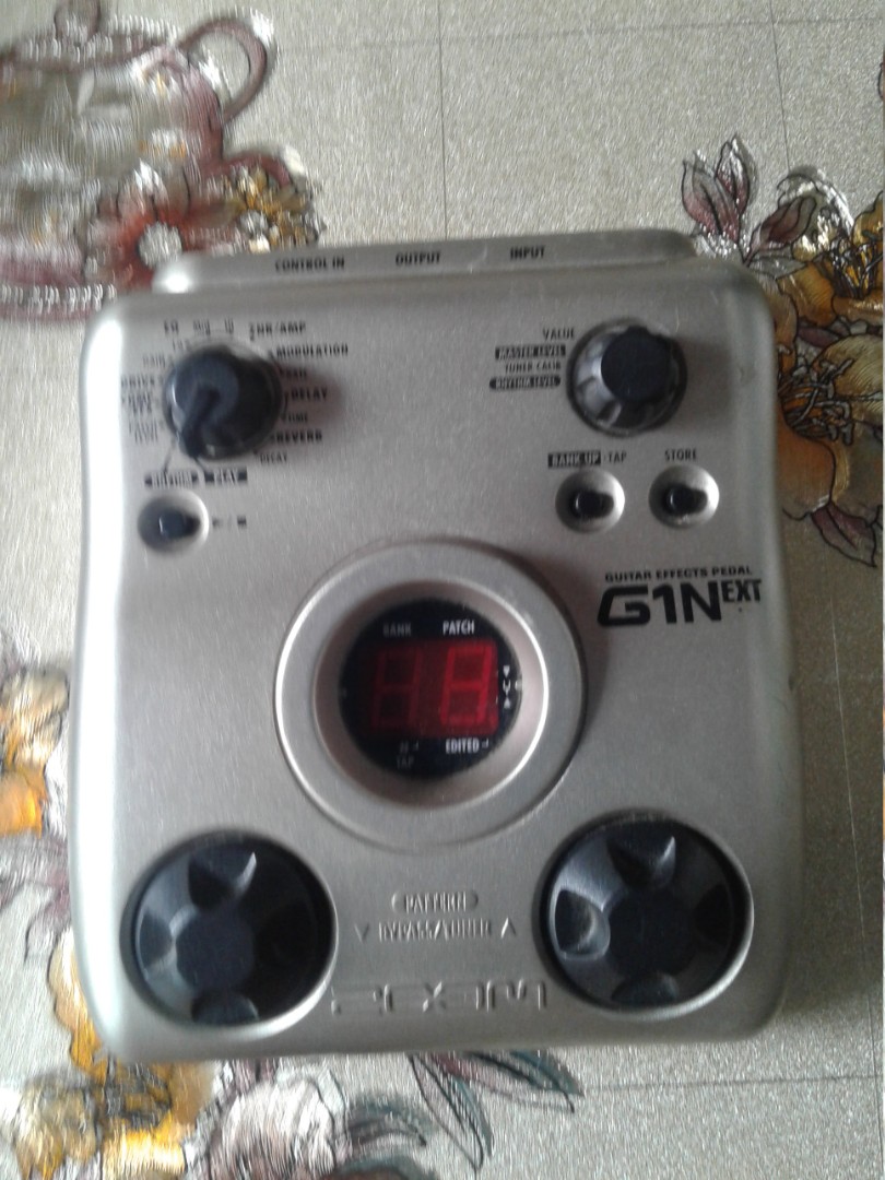 Zoom compact multi fx for guitar, Hobbies & Toys, Music & Media, CDs ...