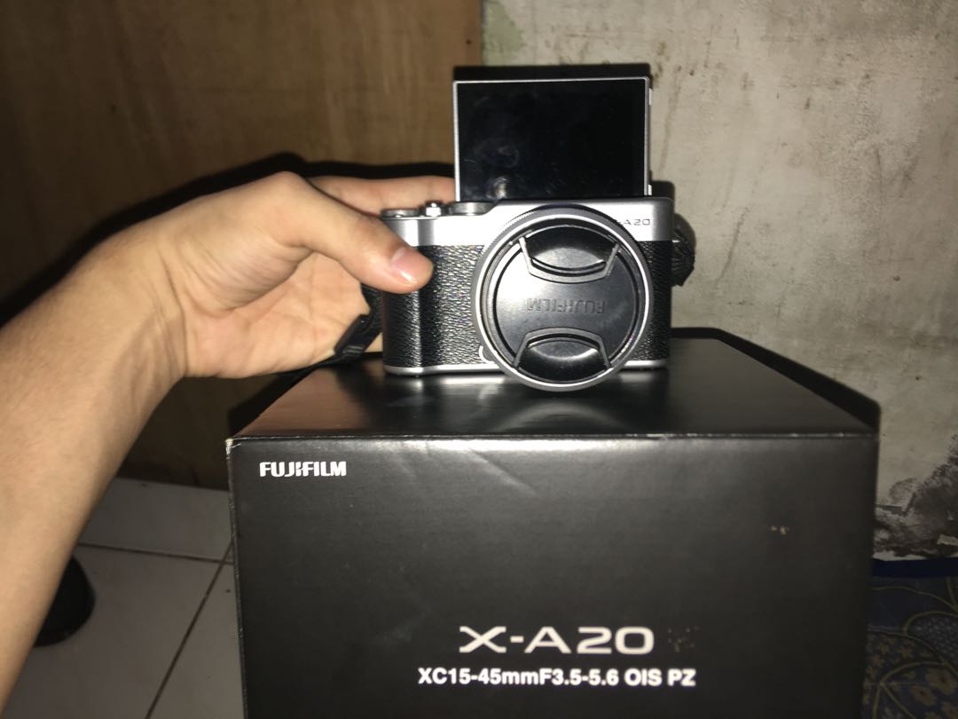 FUJIFILM XA20, Photography, Cameras on Carousell