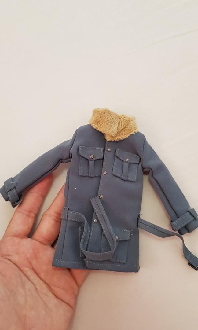 Hot toys 1/6 scale resident evil afterlife Alice winter jacket, Hobbies ...