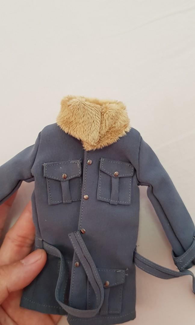 Hot toys 1/6 scale resident evil afterlife Alice winter jacket, Hobbies ...