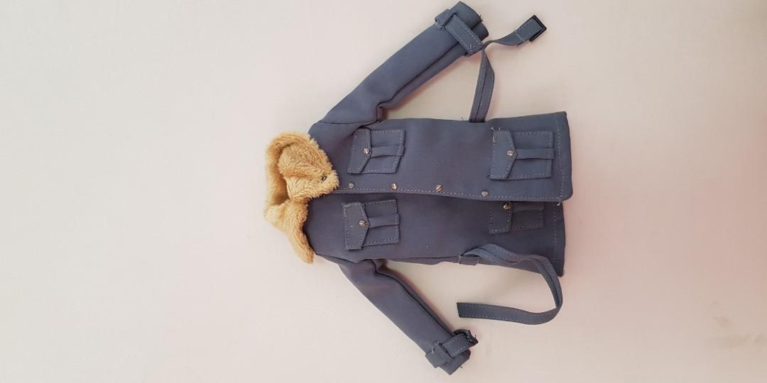 Hot toys 1/6 scale resident evil afterlife Alice winter jacket, Hobbies ...