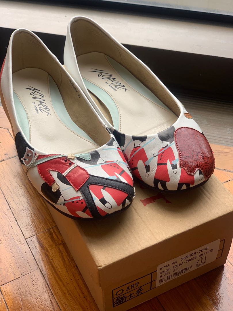 London theme flats, Women's Fashion, Footwear, Flats & Sandals on Carousell