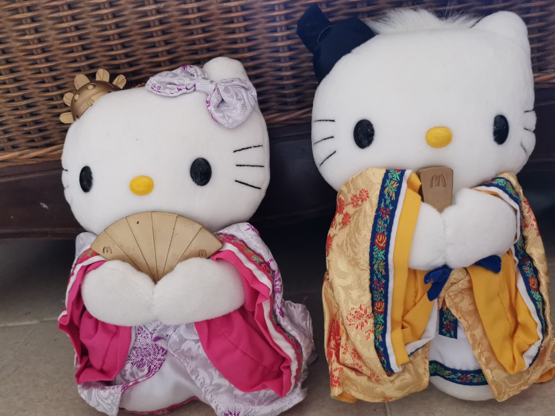 Hello Kitty - King & Queen Japan, Hobbies & Toys, Toys & Games on Carousell
