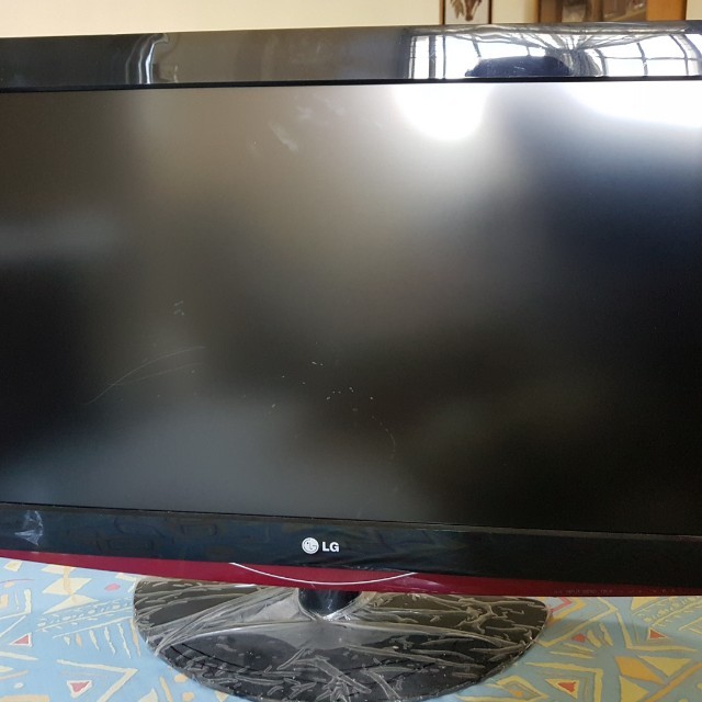 LG TV 32 inch, TV & Home Appliances, TV & Entertainment, TV on Carousell