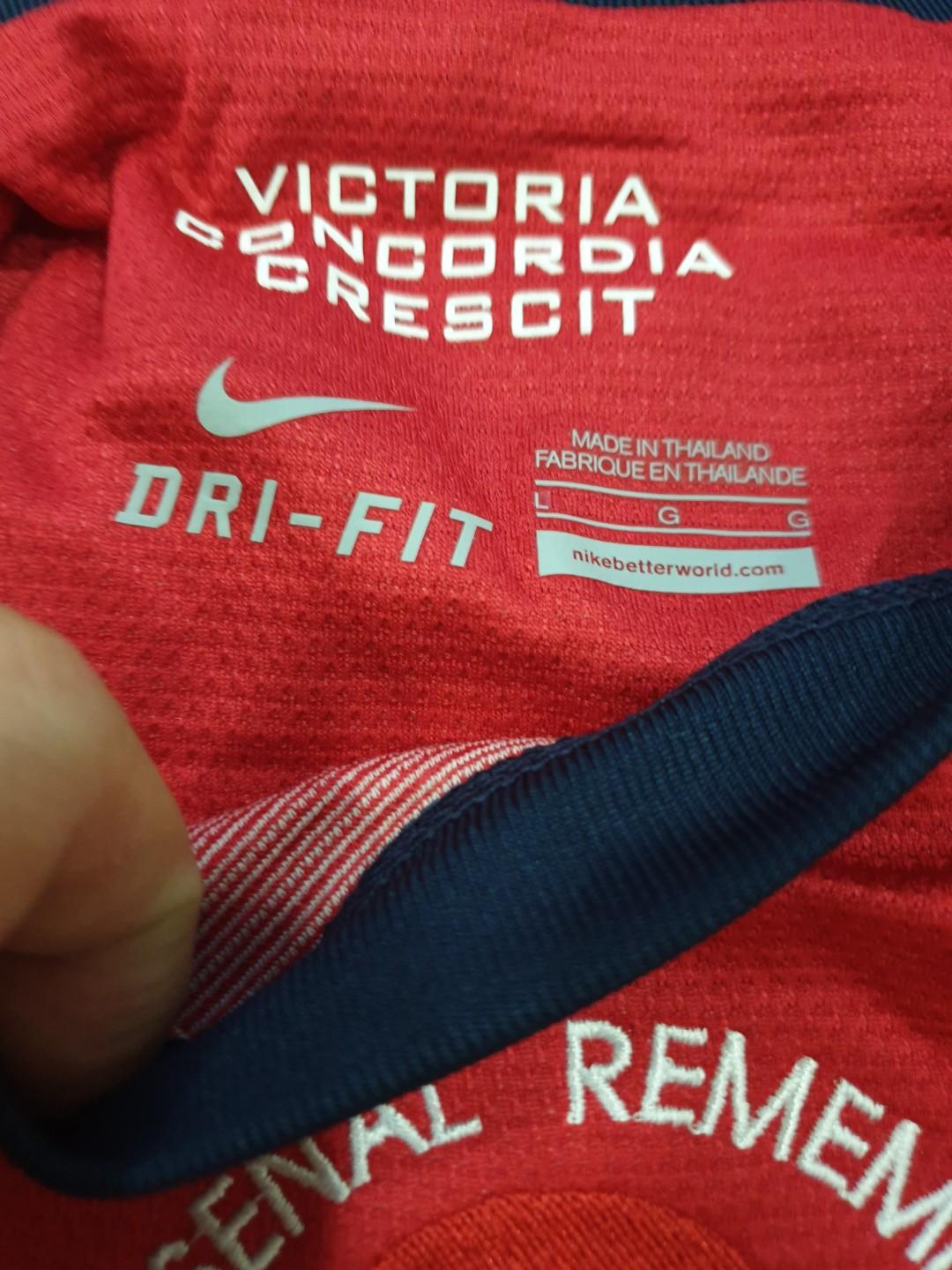 11 years old!!!! Nike Arsenal Player Issue Poppy Jersey Mertesacker ...