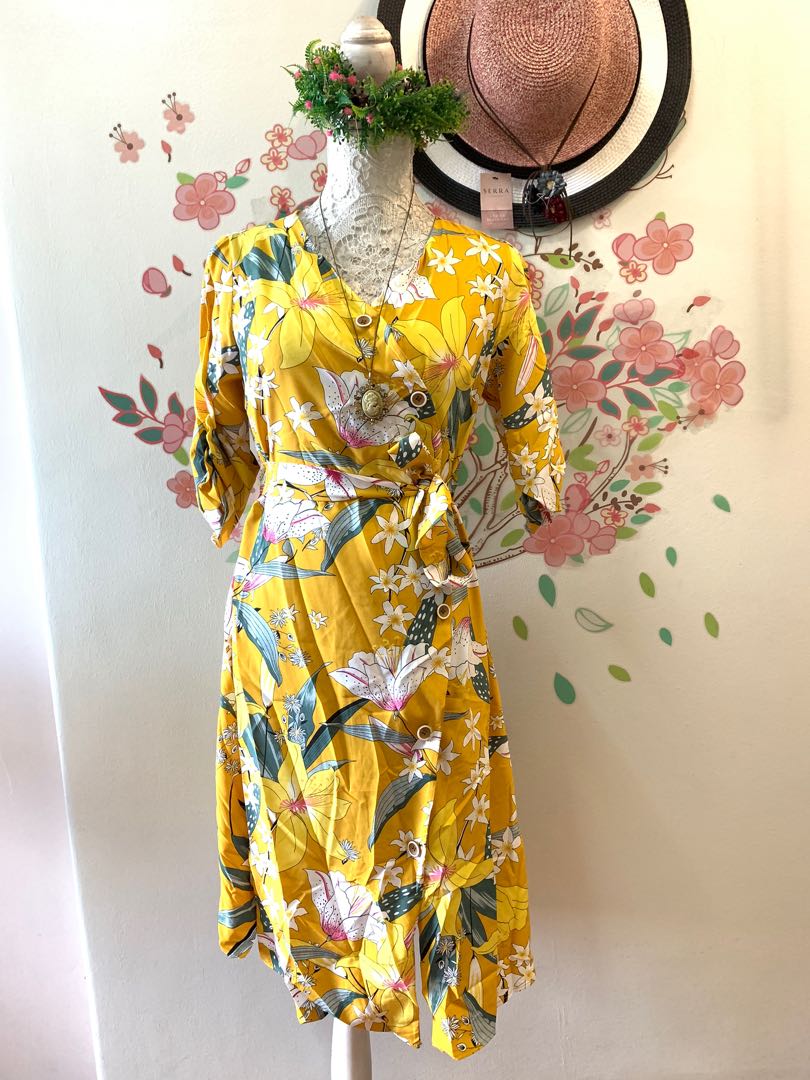 Yellow floral overlap dress with front button 3/4’s sleeves, Women's ...