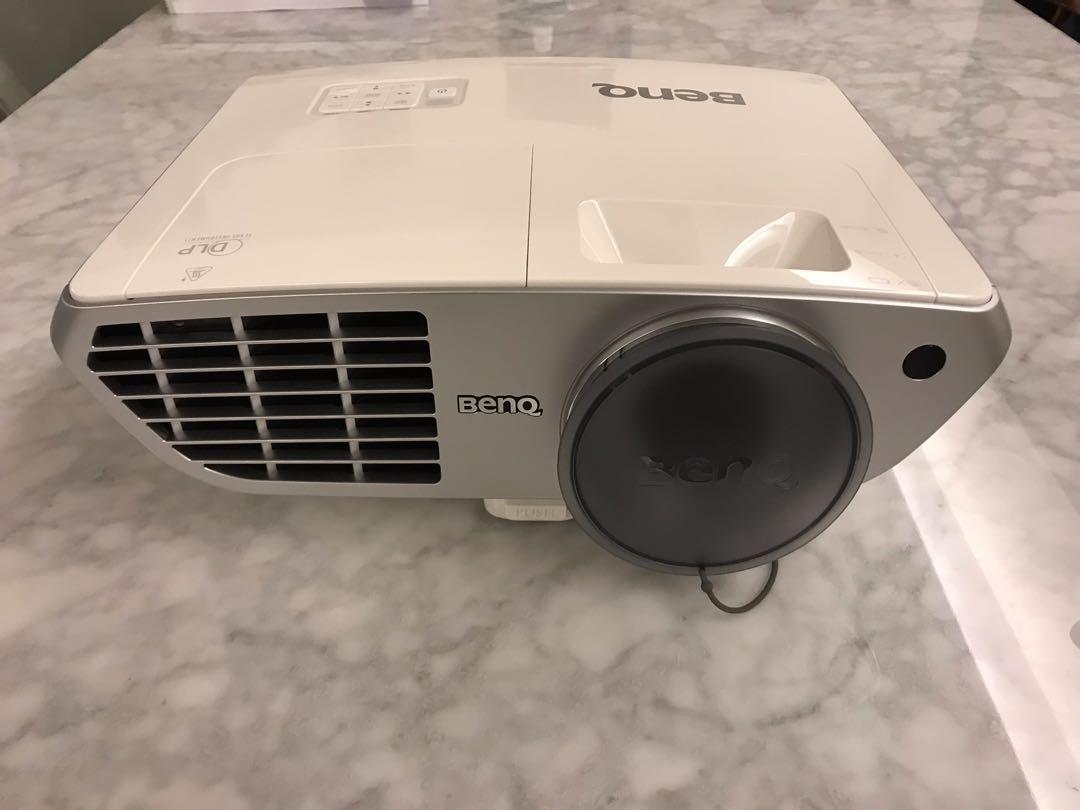 BenQ W1060 Projector 投影機（超過95%新）, 家庭電器, 電視 & 其他娛樂, 投影機 - Carousell