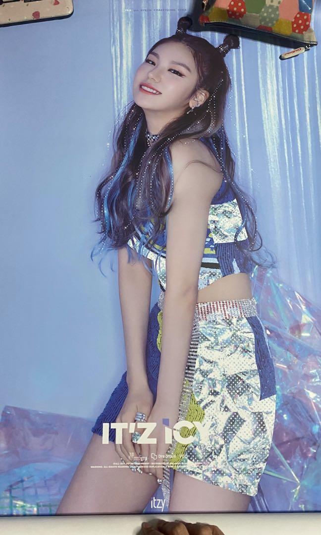 IT'Z ICY YEJI POSTER (ITZY), Hobbies & Toys, Memorabilia & Collectibles, K-Wave on Carousell