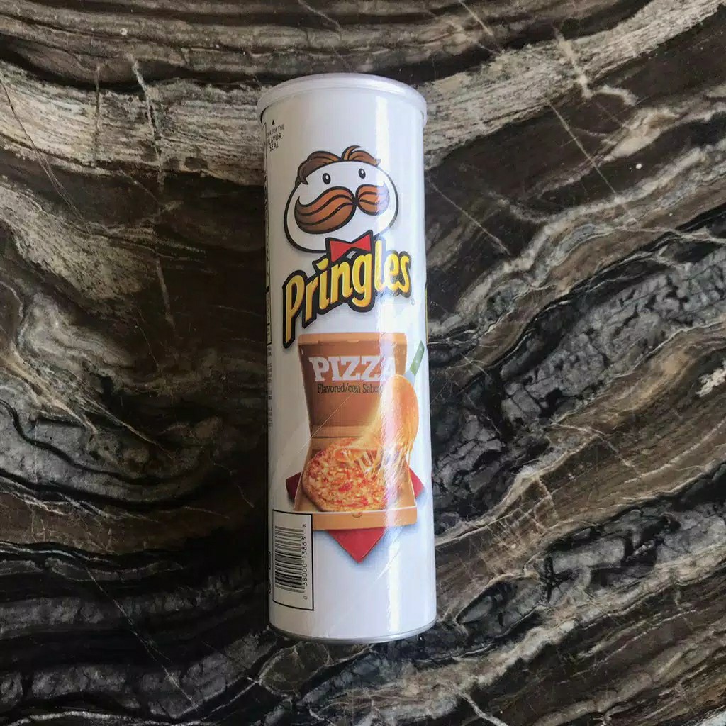Pringles pizza, Makanan & Minuman, Snek di Carousell