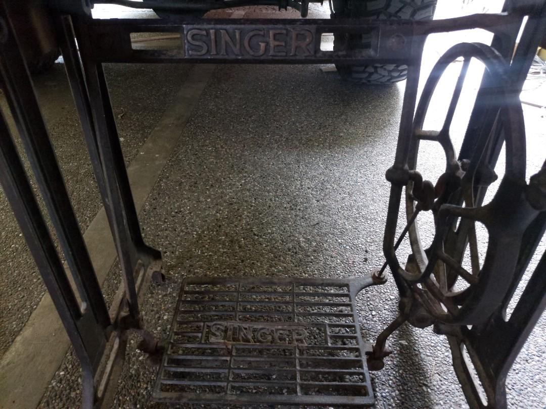 Singer sewing machine, Furniture & Home Living, Cleaning & Homecare ...