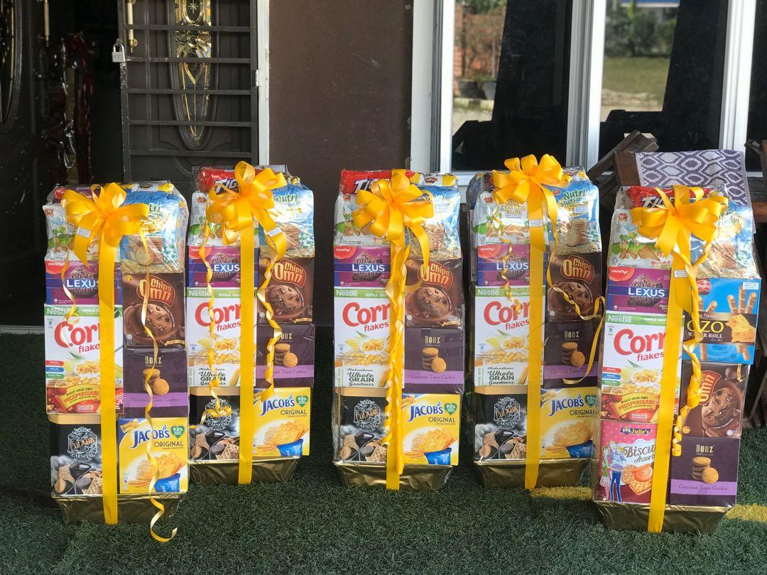 Hamper makanan dan minuman rm150, Food & Drinks, Gift Baskets & Hampers ...