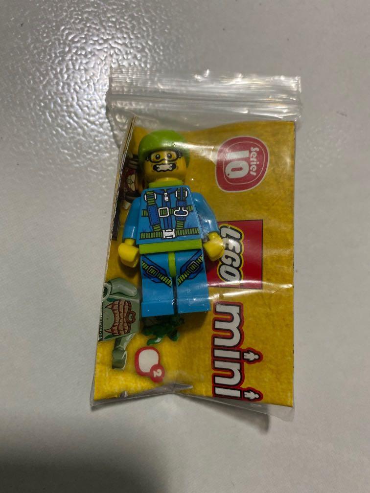 Lego : minifigure parachute guy, Hobbies & Toys, Toys & Games on Carousell