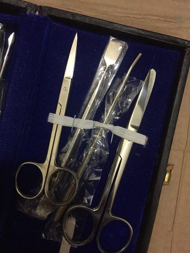 Minor surgery instrument set, Hobbies & Toys, Stationery & Craft ...