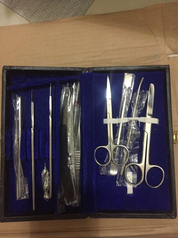 Minor surgery instrument set, Hobbies & Toys, Stationery & Craft ...