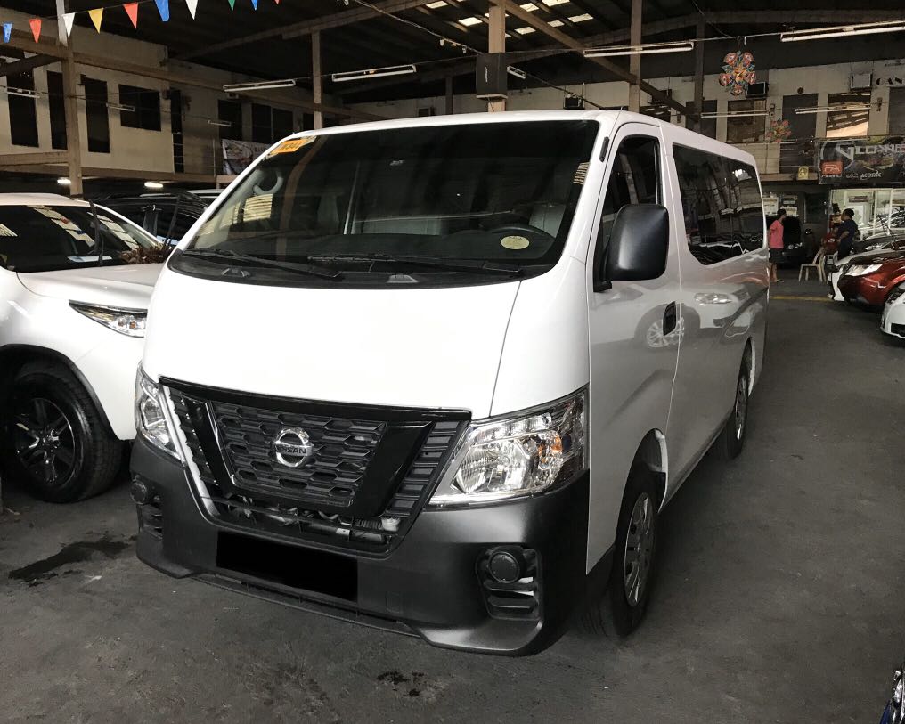 Nissan Urvan NV350 12 str 2018 vs Hiace Commuter Starex 2016 2017 ...