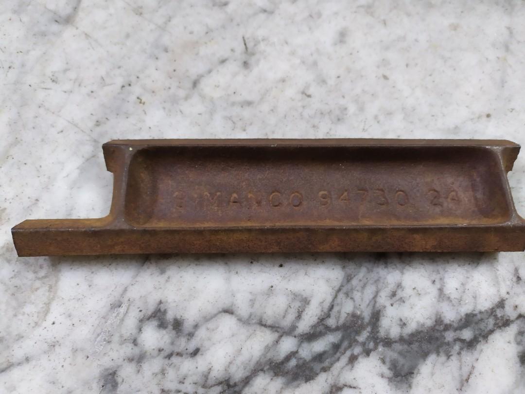 Singer Metal Label Vintage, Hobbies & Toys, Collectibles & Memorabilia ...